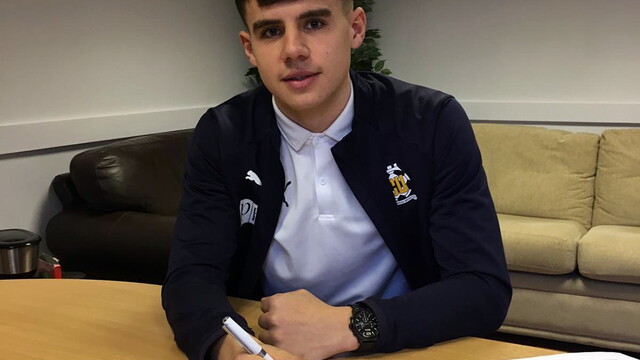 JOE NEAL SIGNS HIS FIRST PROFESSIONAL DEAL WITH THE U’S | Cambridge ...