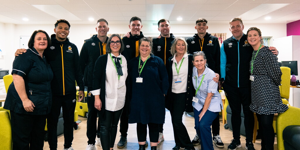 U's make Arthur Rank Hospice visit | Cambridge United F.C.
